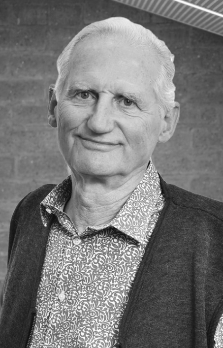 About us | Momentum Securities